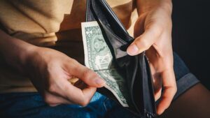 How to Deal with Family Financial Problems? 10 Powerful Ways