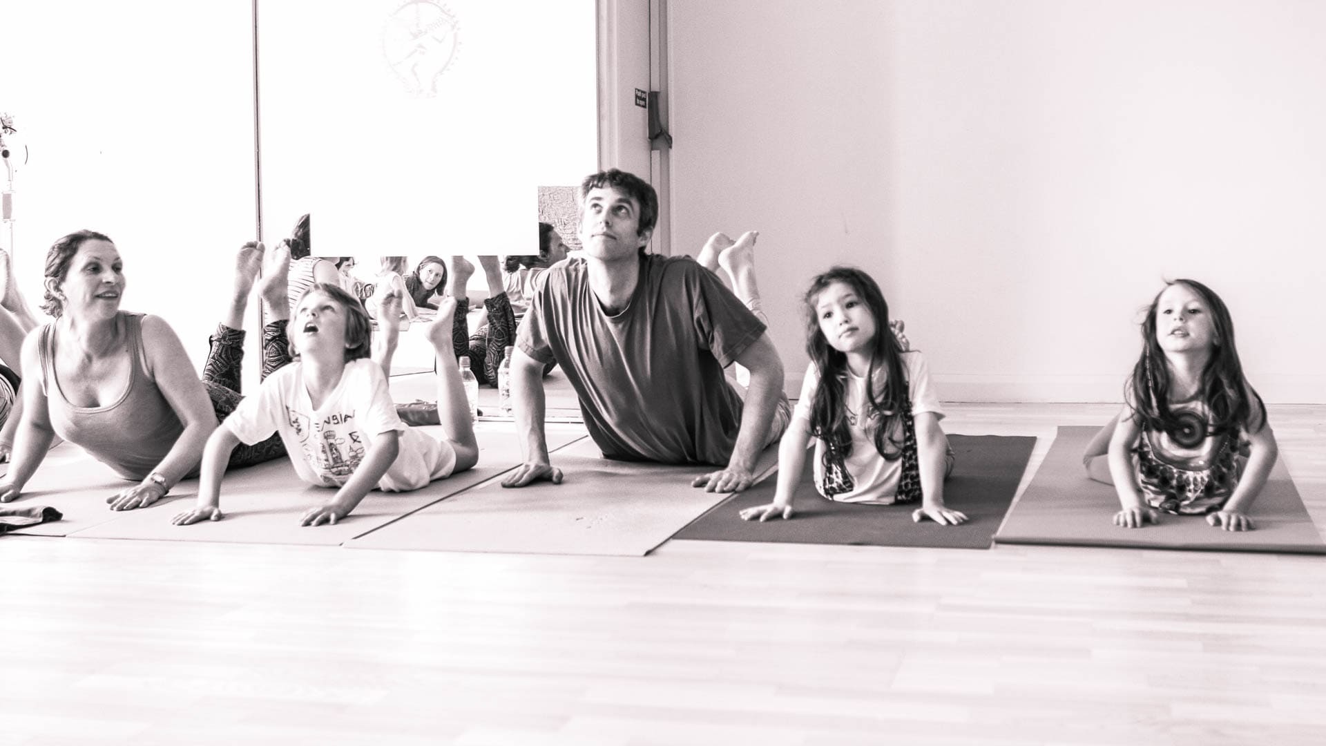 7 Surprising Ways Family Yoga Benefits You And Your Family!