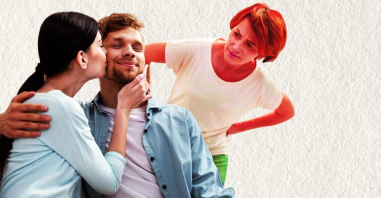 7 Alarming Signs Of A Jealous Mother-In-Law And How To Deal